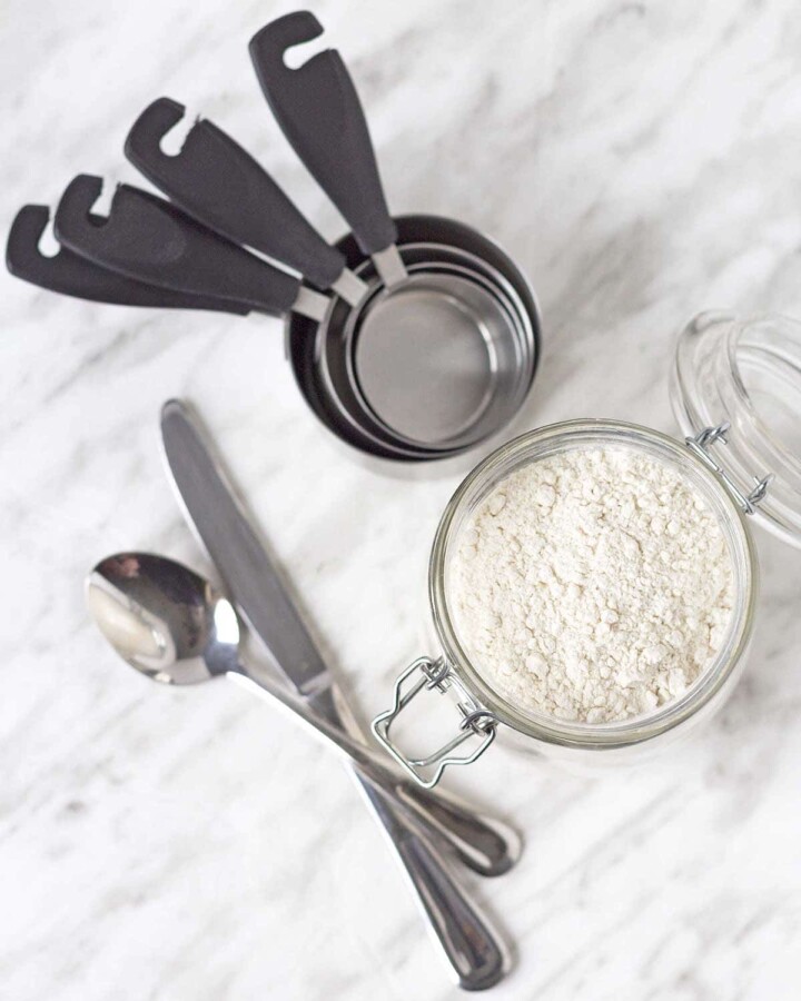 How to Measure Flour Correctly (Cups or a Scale) - Delightful Adventures